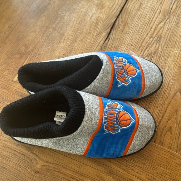 Foco | Shoes | Ny Knicks Mens Plush Nba Slippers Size Medium By Foco ...